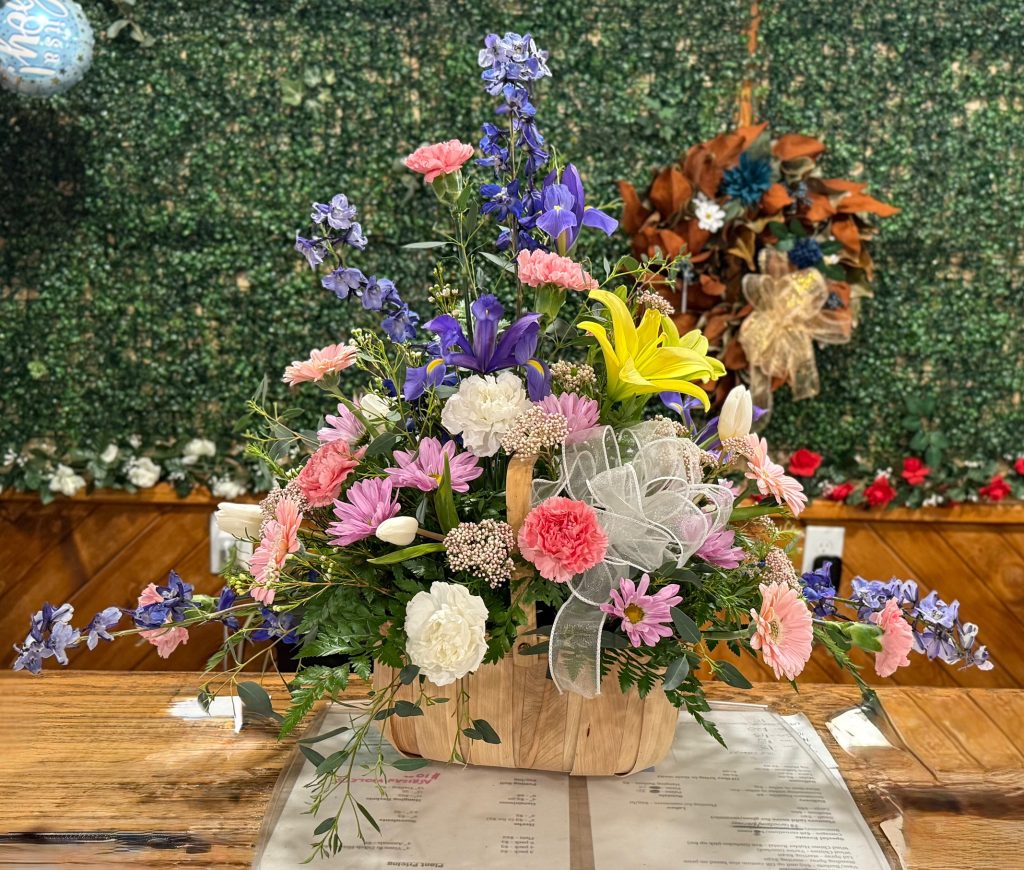 Spring Mix Centerpiece - Designer's Choice - Pollen Nation LLC.